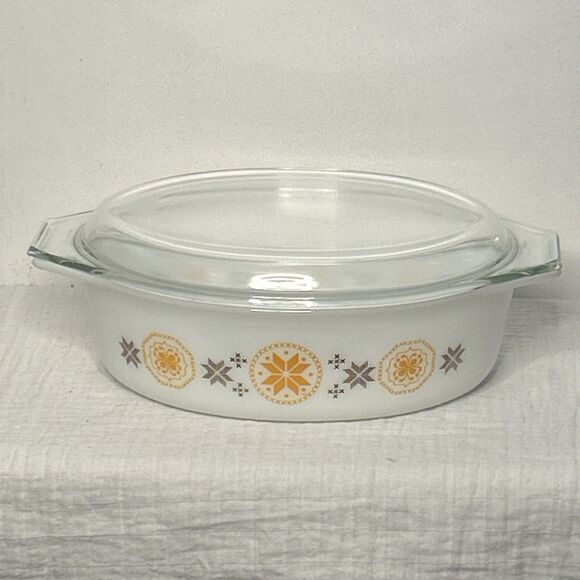 Pyrex | Kitchen | Vintage Pyrex Town Country Orange Gold Casserole Dish ...